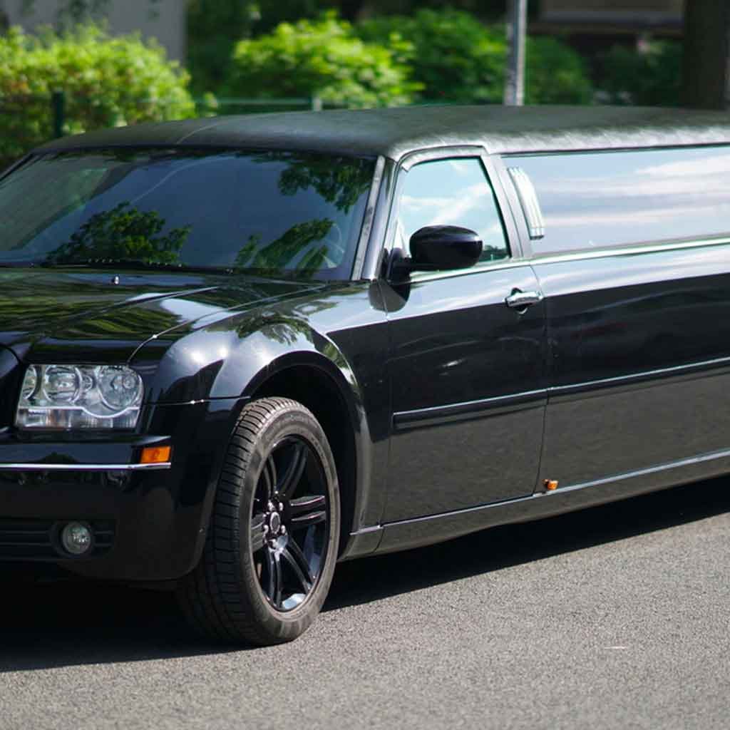 #1 Luxury Limo, Sedan & Sprinter Service in Seattle | Kamo Limo